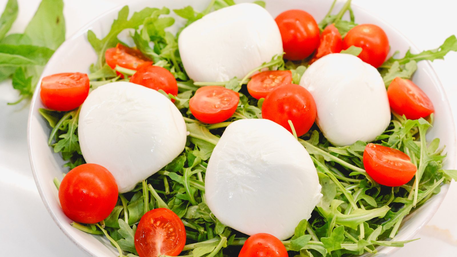 Arugula Salad with Prosciutto, Burrata Cheese, and Basil - Beyer Eats ...